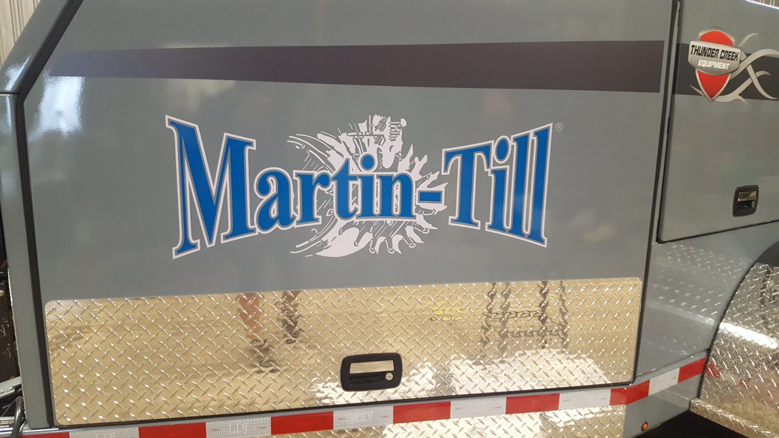 Farm Trailer Lettering | ZAT Graphics